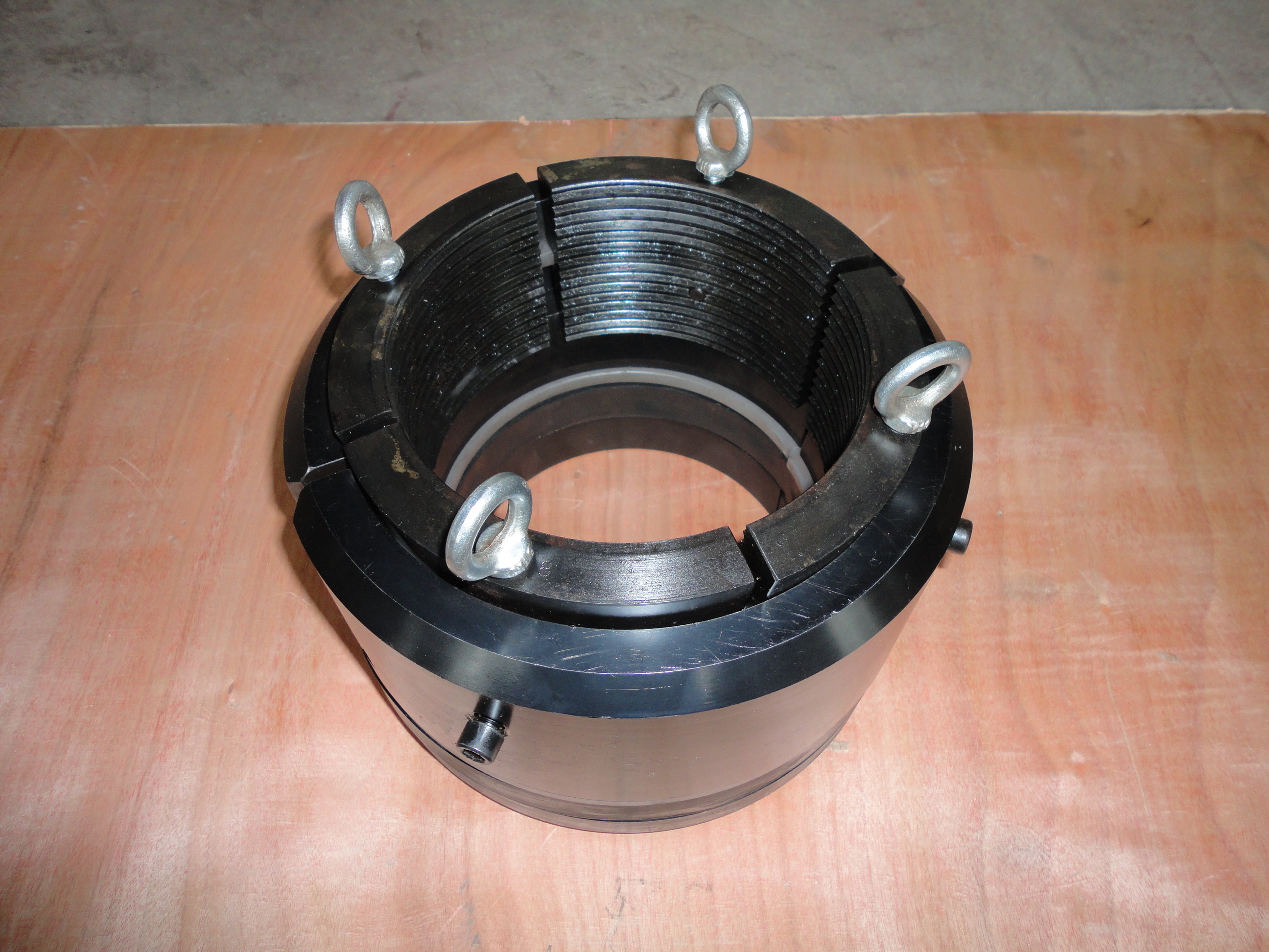 2 7/8 "EUE Wellhead Tubing Hanger Spool Untuk Kontrol Aliran Sumur Minyak